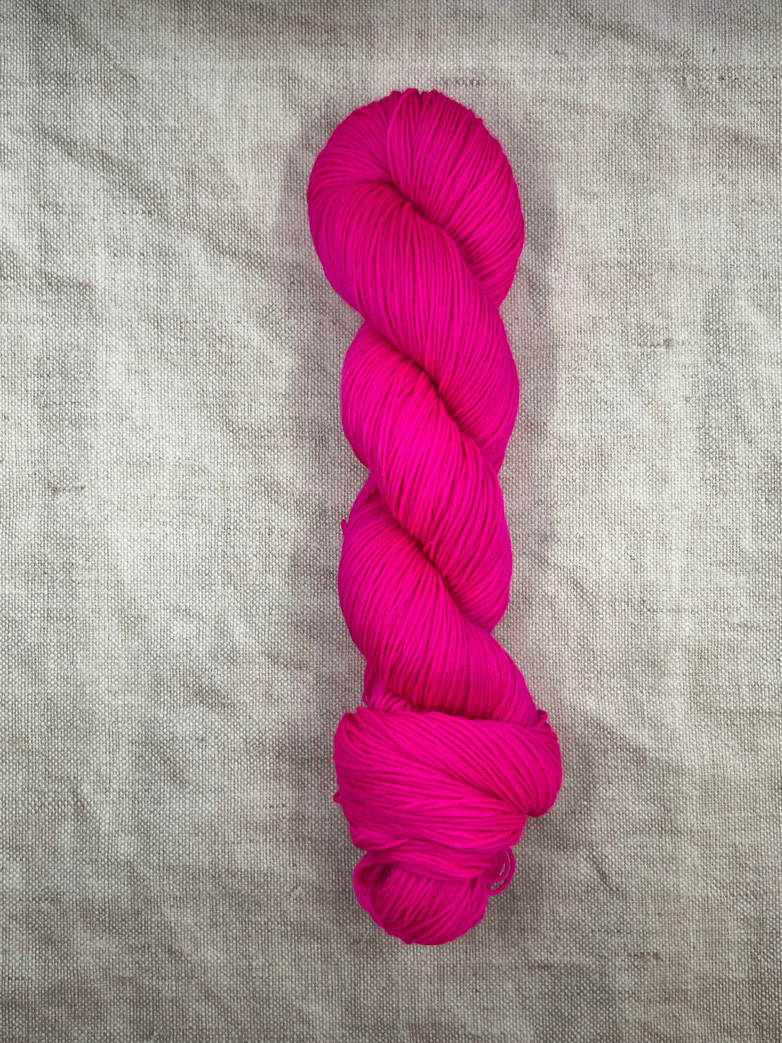 GRÁINNE: Fuchsia Pop – Wild Atlantic Yarns